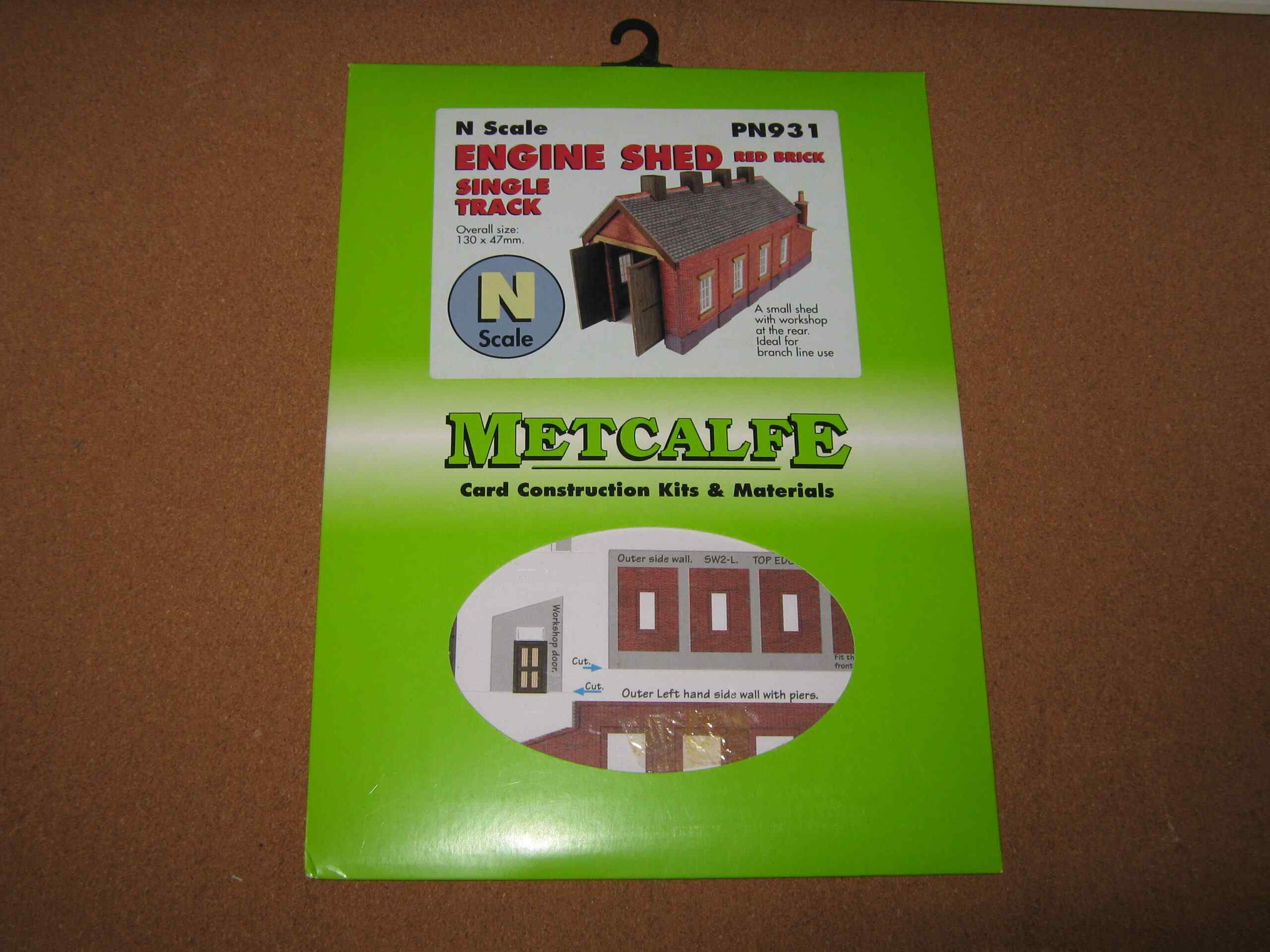 Metcalfe PN931 Engine Shed Red Brick Single Track N Scale Card Kit ...