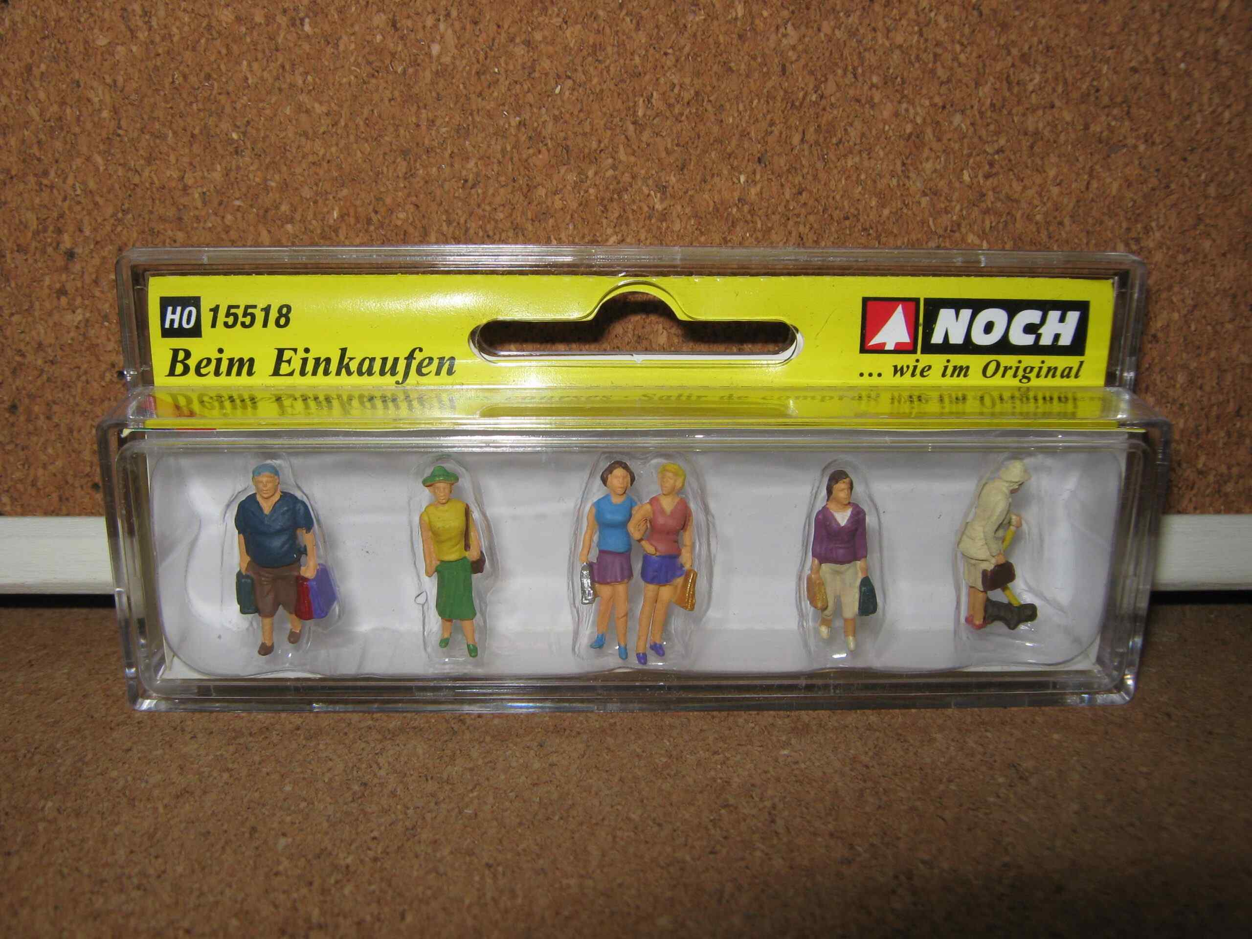 Noch 15518 Shopping HO Scale - Wellingborough Trains & Models