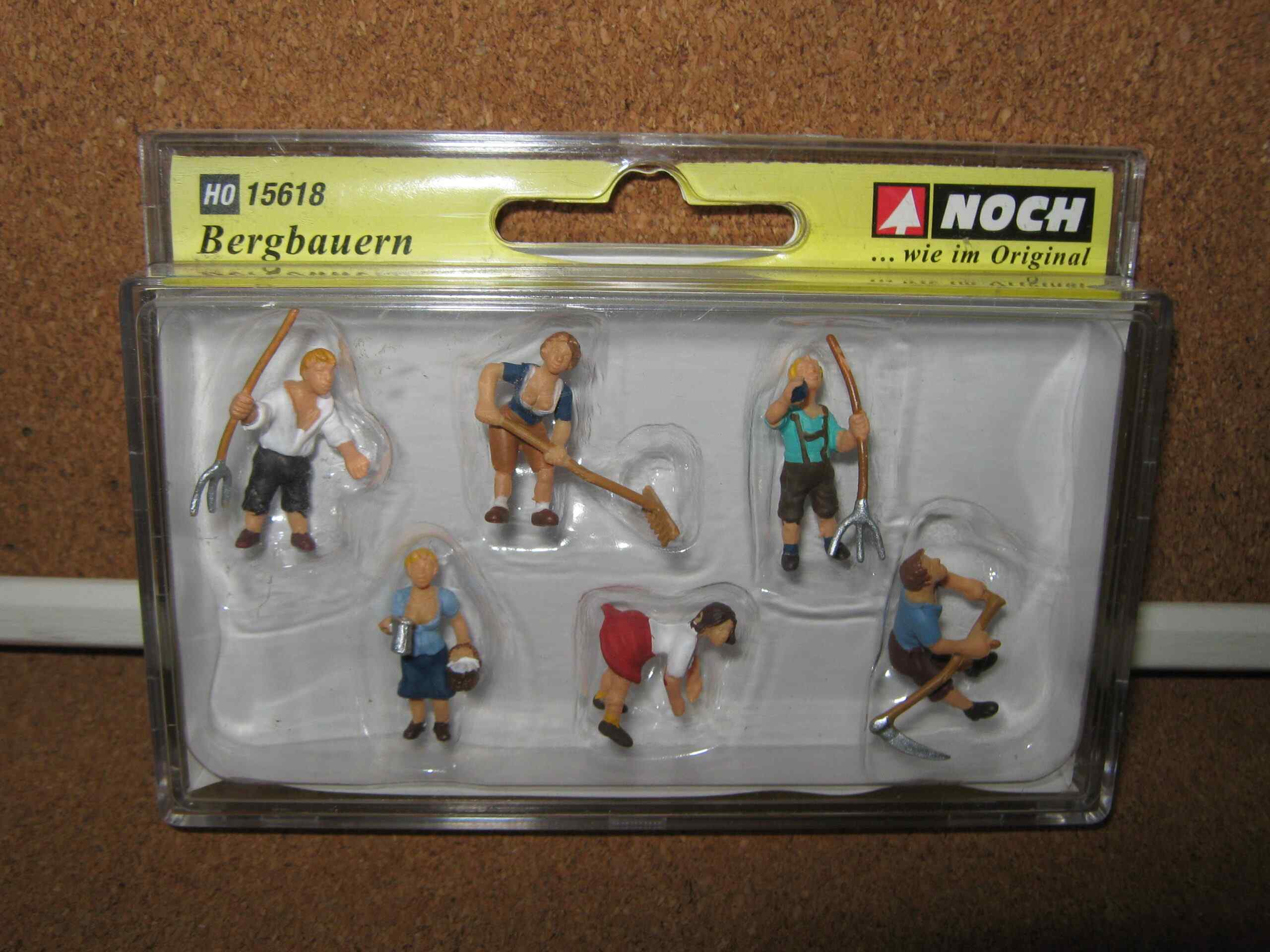 Noch 15618 Mountain Farmers HO Scale - Wellingborough Trains & Models