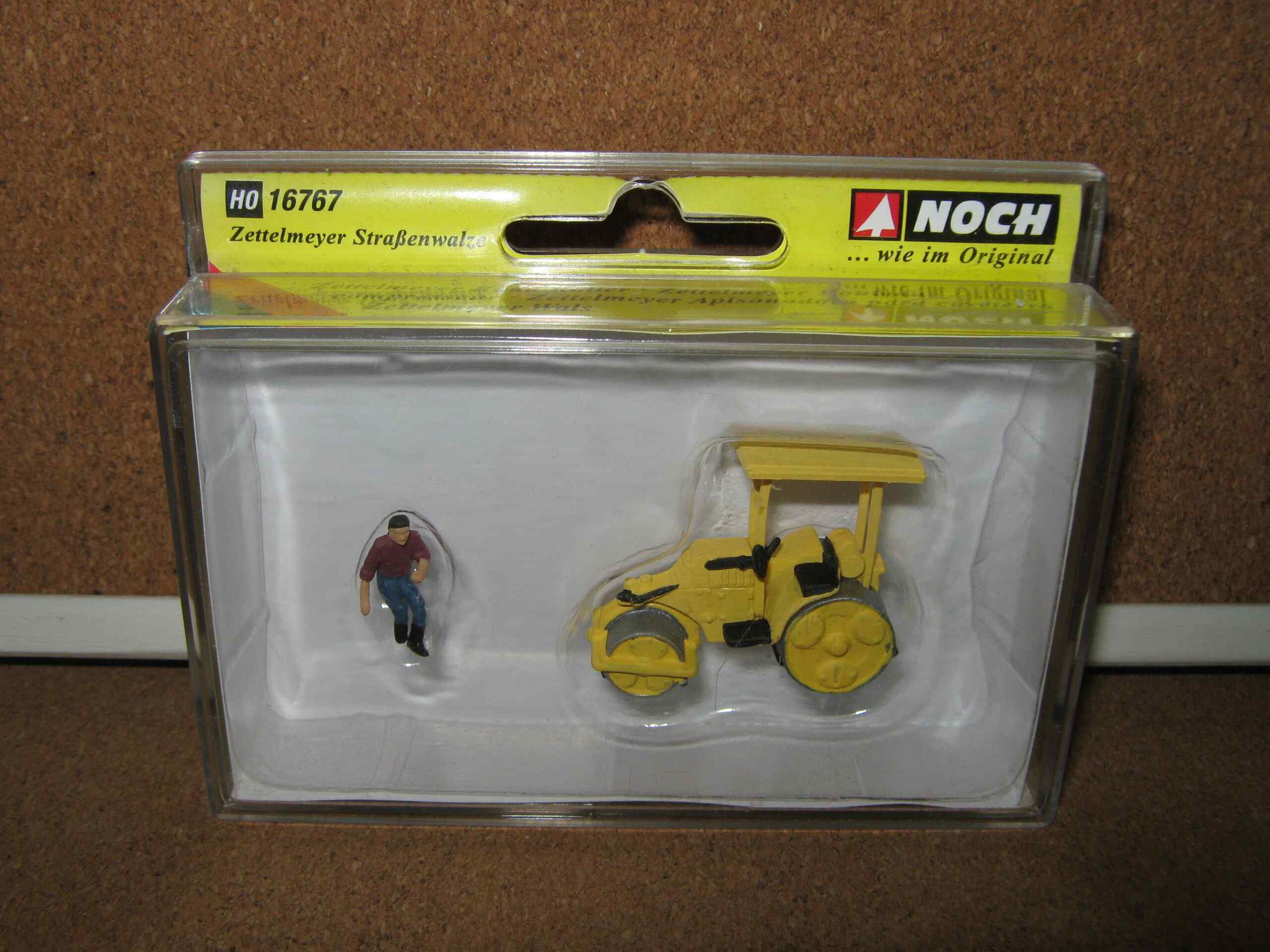 Noch 16767 Road Roller HO Scale - Wellingborough Trains & Models
