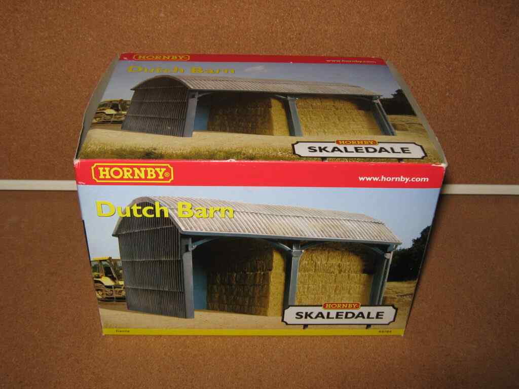 Hornby Skaledale R8784 Dutch Barn with Stacked Hay OO Gauge ...