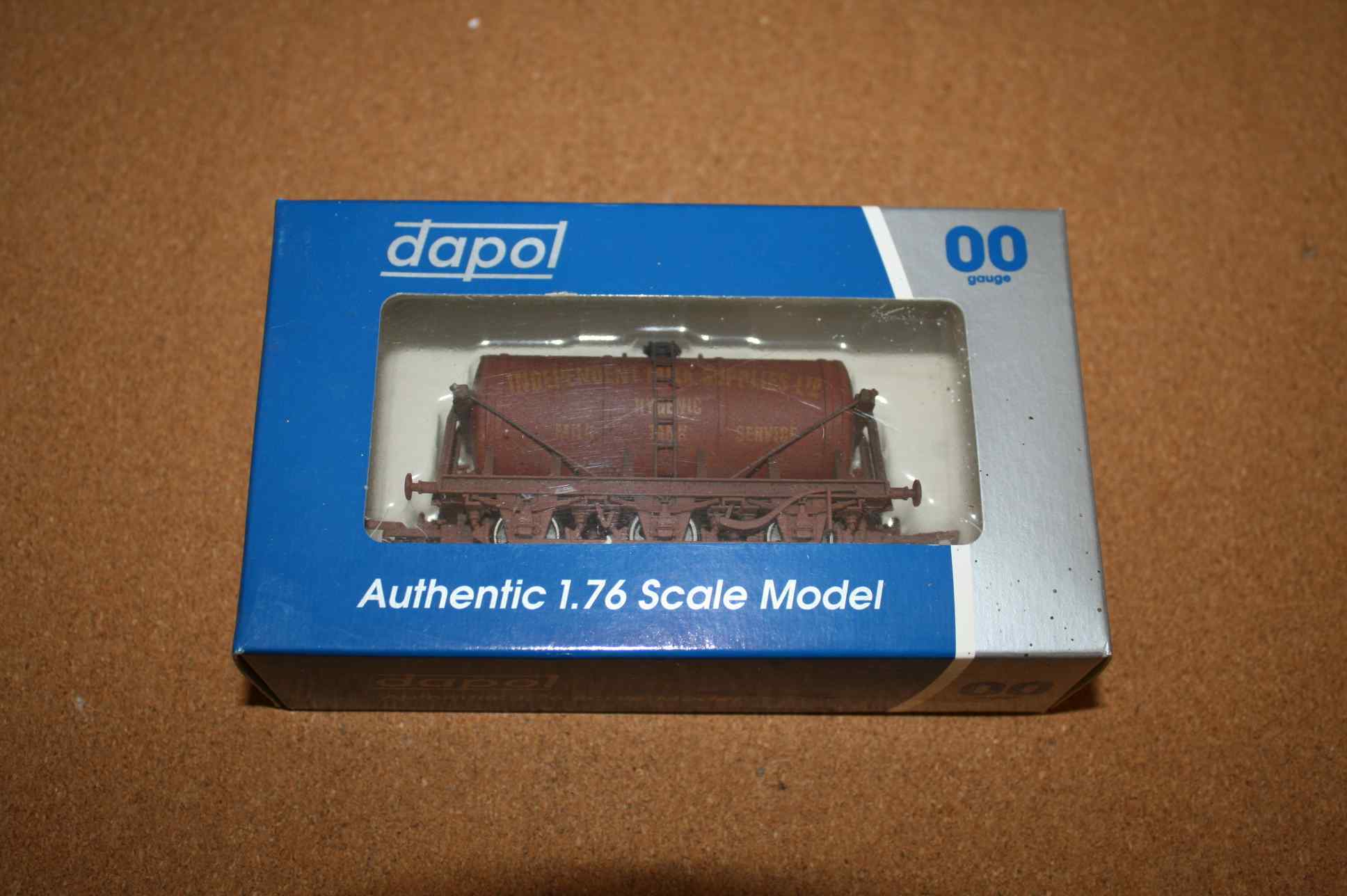Dapol 4F-031-012 6 Wheel Milk Tanker "Independent Milk Tanker ...
