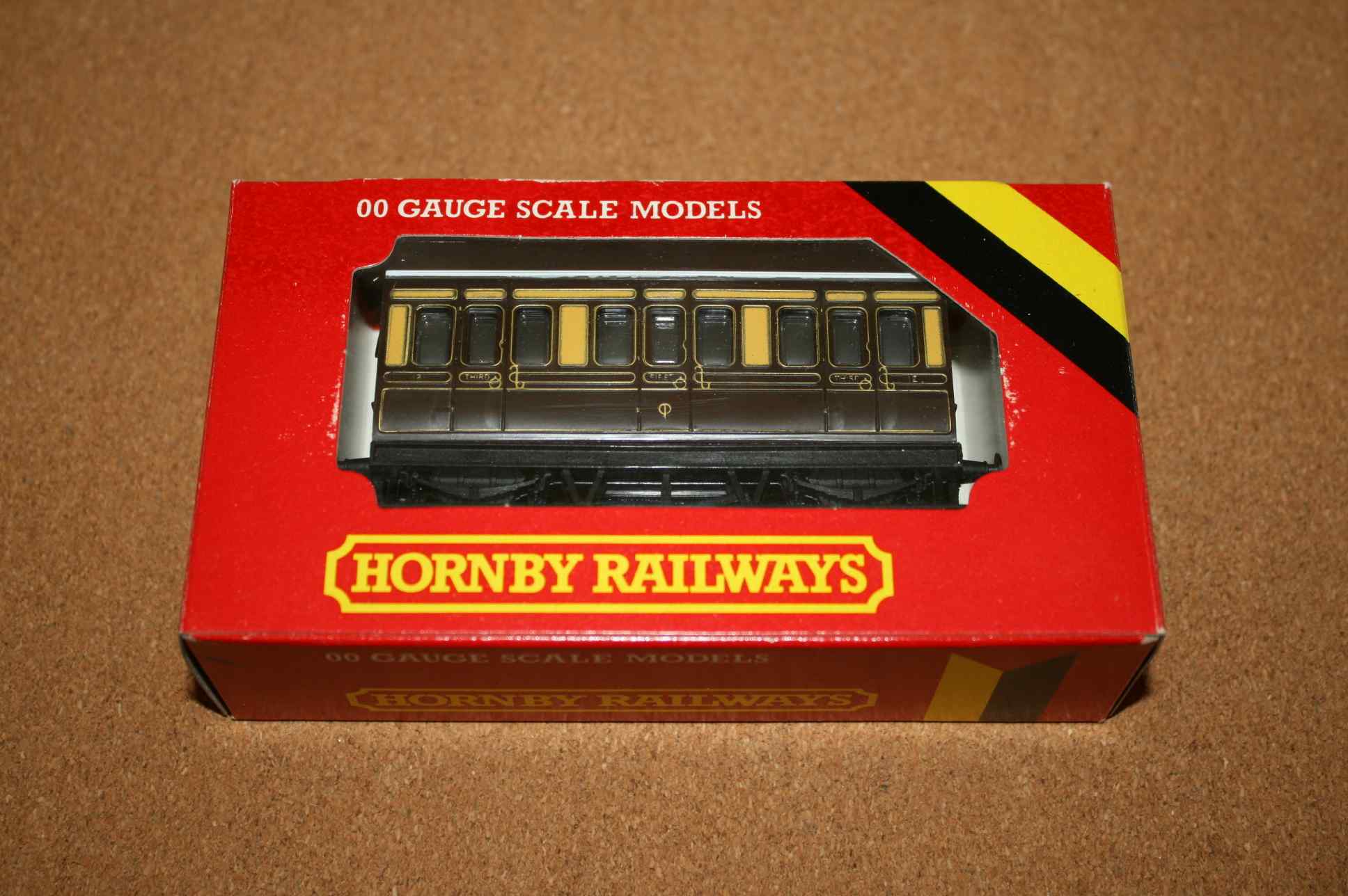 Hornby R213 GWR 4 Wheel Coach Pre-Owned - Wellingborough Trains & Models
