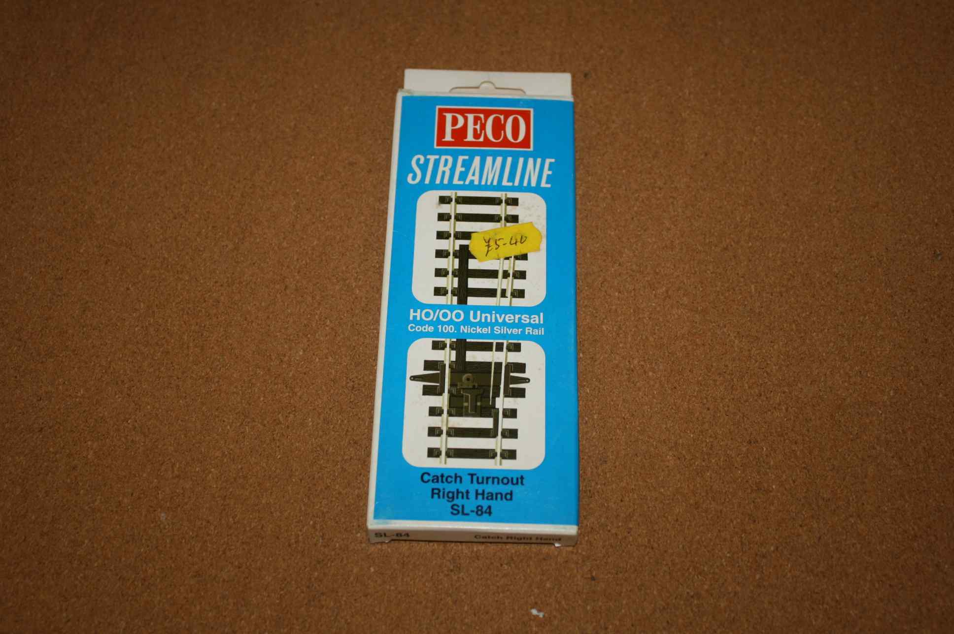Peco SL-84 Catch Turnout Right Hand - Wellingborough Trains & Models