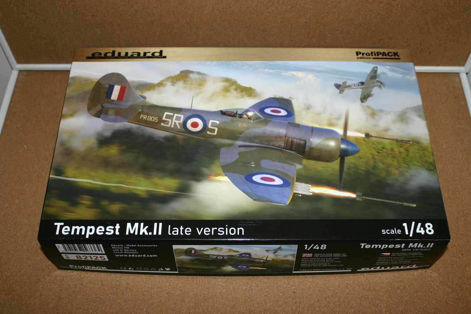 Eduard 82125 Tempest Mk.II late version (ProfiPACK Edition) Model Kit 1 ...