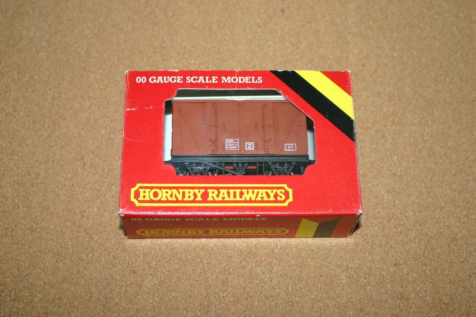 Hornby R242 BR Ventilated Van Pre-Owned - Wellingborough Trains & Models