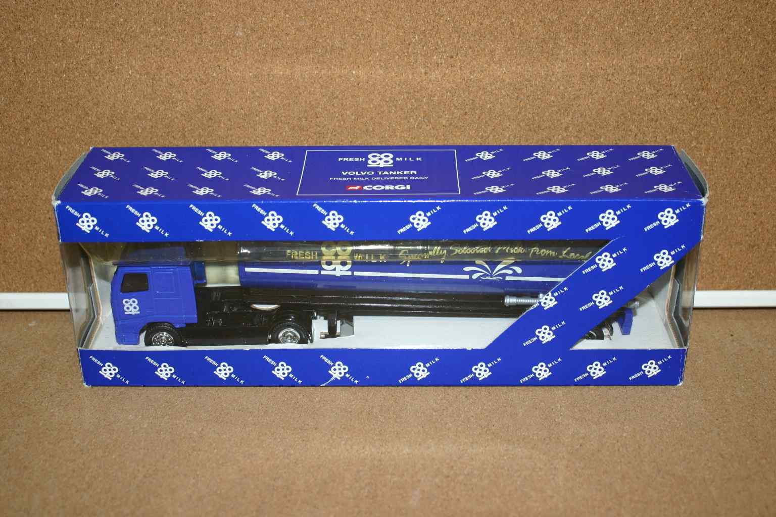 Corgi Volvo Tanker - Fresh Co-op Milk 1:64 Scale - Wellingborough ...