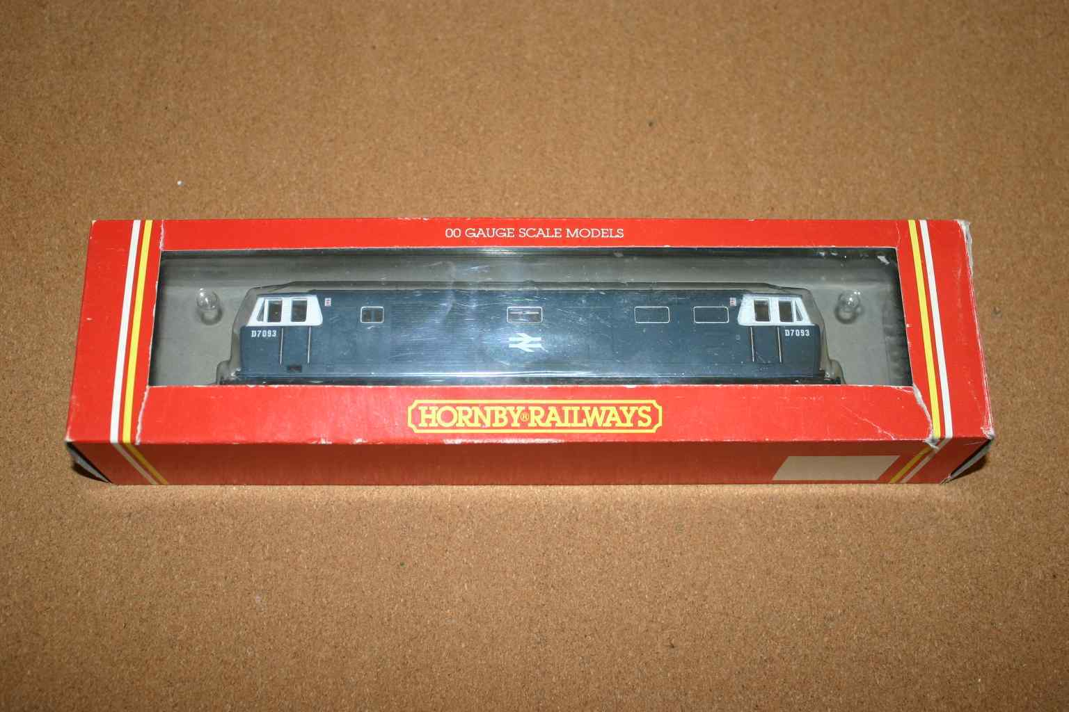Hornby R122 BR Hymek BR Blue D7093 Pre-Owned - Wellingborough Trains ...