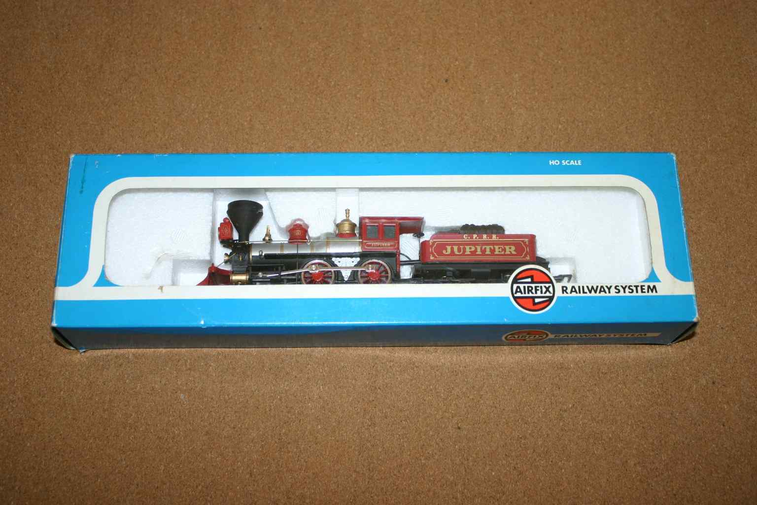 Airfix 54170 HO Scale Central Pacific "Jupiter" Loco with Tender Pre ...