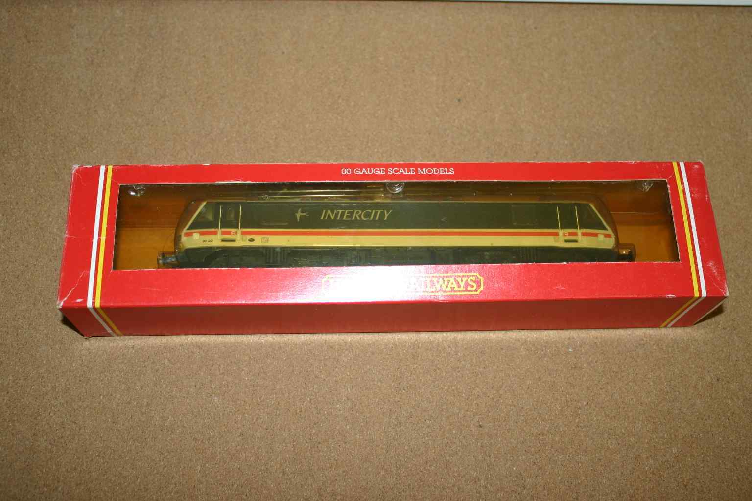 Hornby R242 Class 90 No.90001 in Intercity Swallow livery Pre-Owned ...