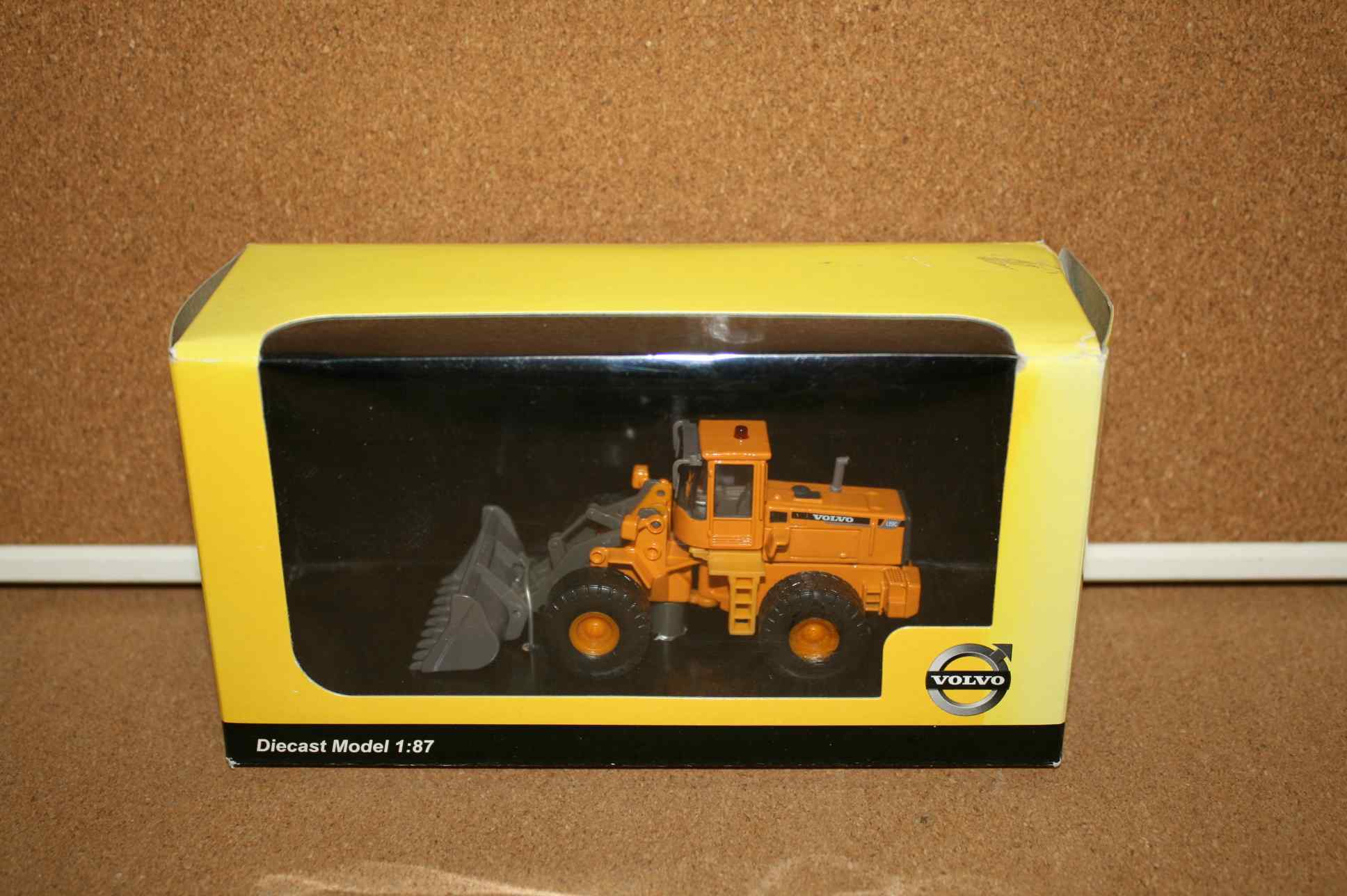 Cararama Volvo L150C Wheel Loader (Construction) 1:87 Scale ...