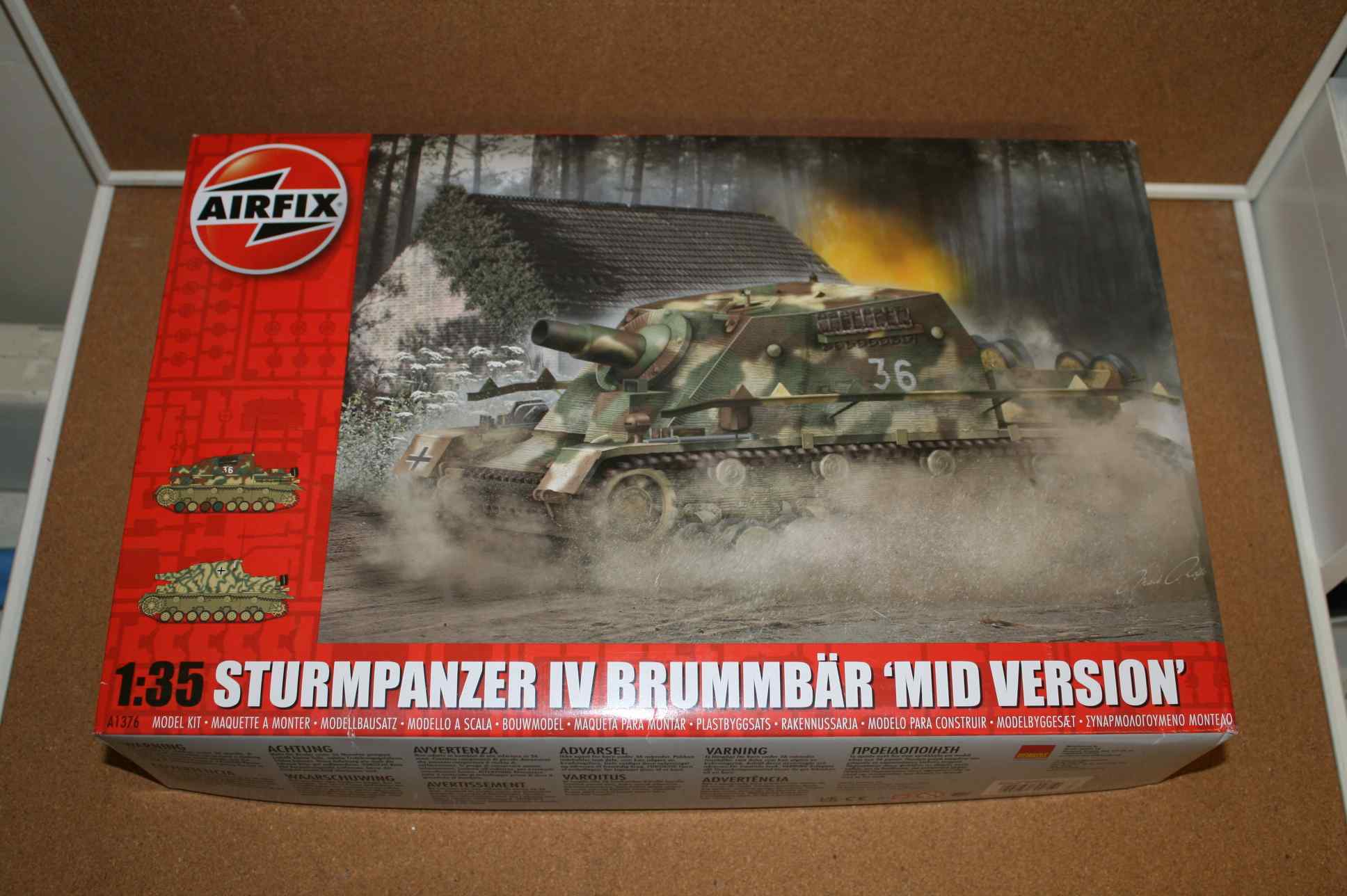 Airfix A1376 Sturmpanzer IV Brummbar (Mid Version) 1/35 Scale Model Kit ...